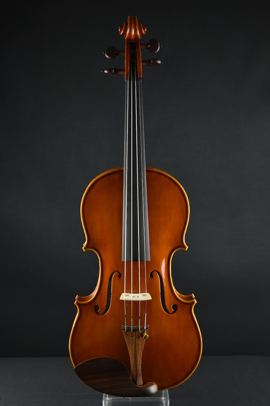 今注目のバイオリン製作者 Giulio Morassi氏お茶の水店カスタムオーダーバイオリン紹介 – クロサワバイオリン新着情報