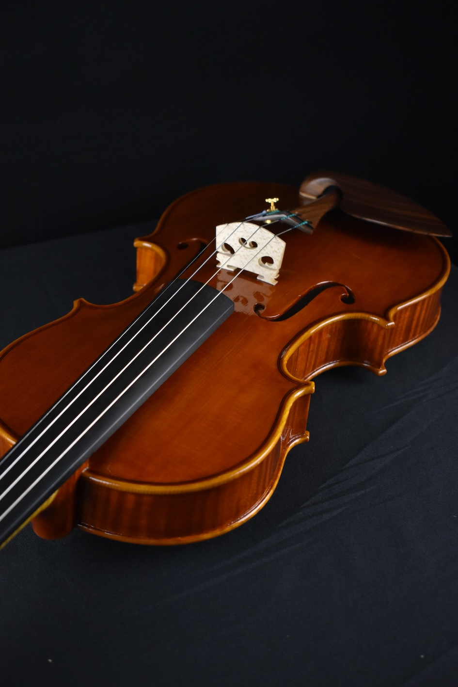 今注目のバイオリン製作者 Giulio Morassi氏お茶の水店カスタムオーダーバイオリン紹介 – クロサワバイオリン新着情報